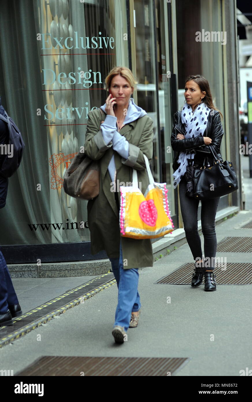 Milan, Ellen Hidding walking downtown Ellen Hidding, model, conductor ...