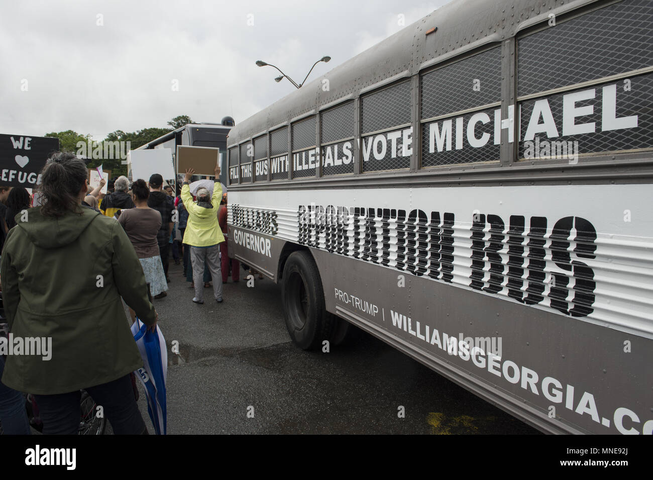 News election buses hi-res stock photography and images - Alamy