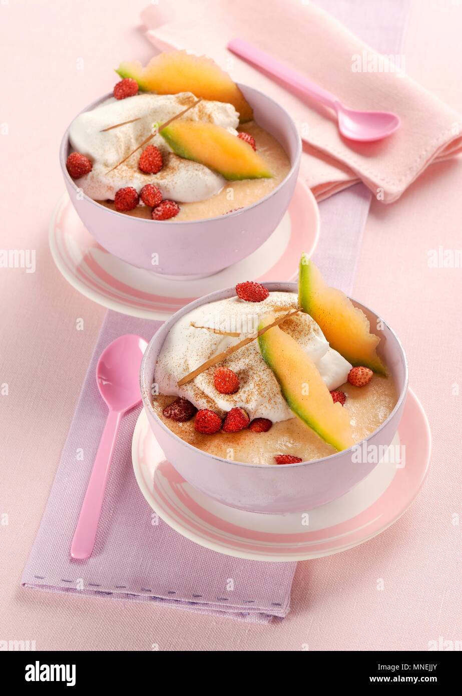 Strawberries close view hi-res stock photography and images - Alamy