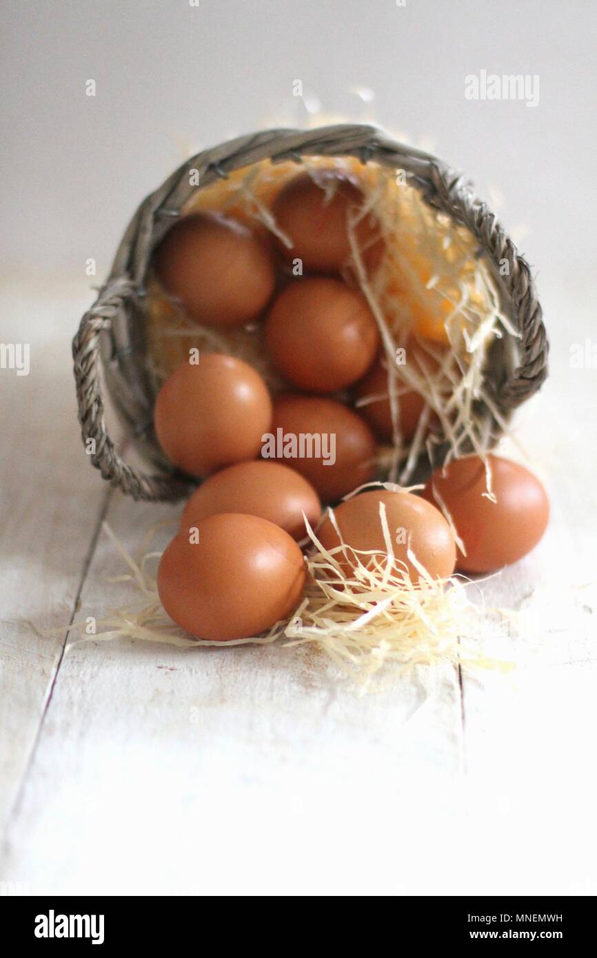 Fallen egg hi-res stock photography and images - Alamy
