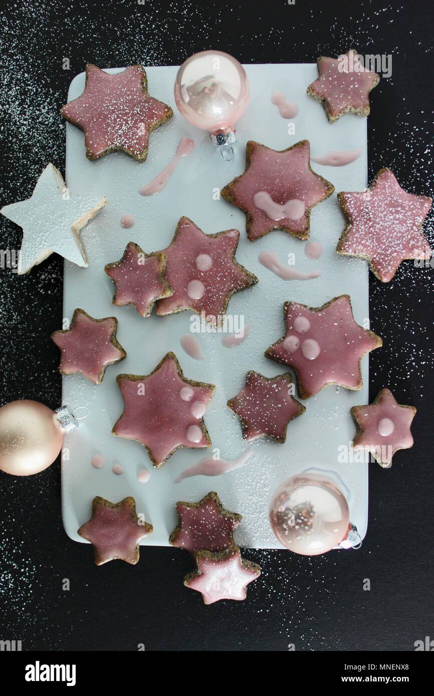 Star biscuits for Christmas Stock Photo - Alamy