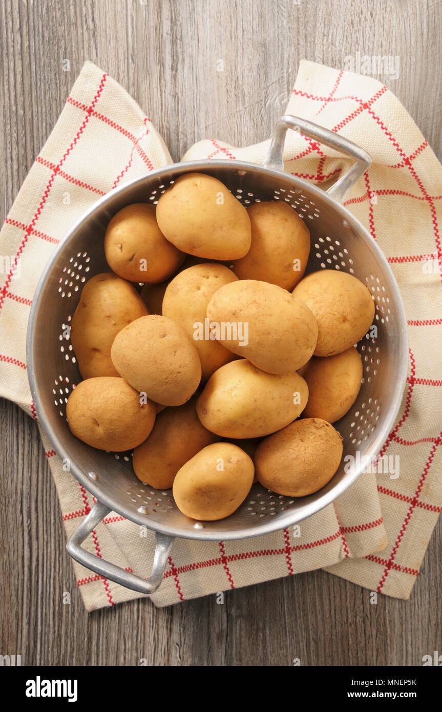 New potato varieties hi-res stock photography and images - Alamy