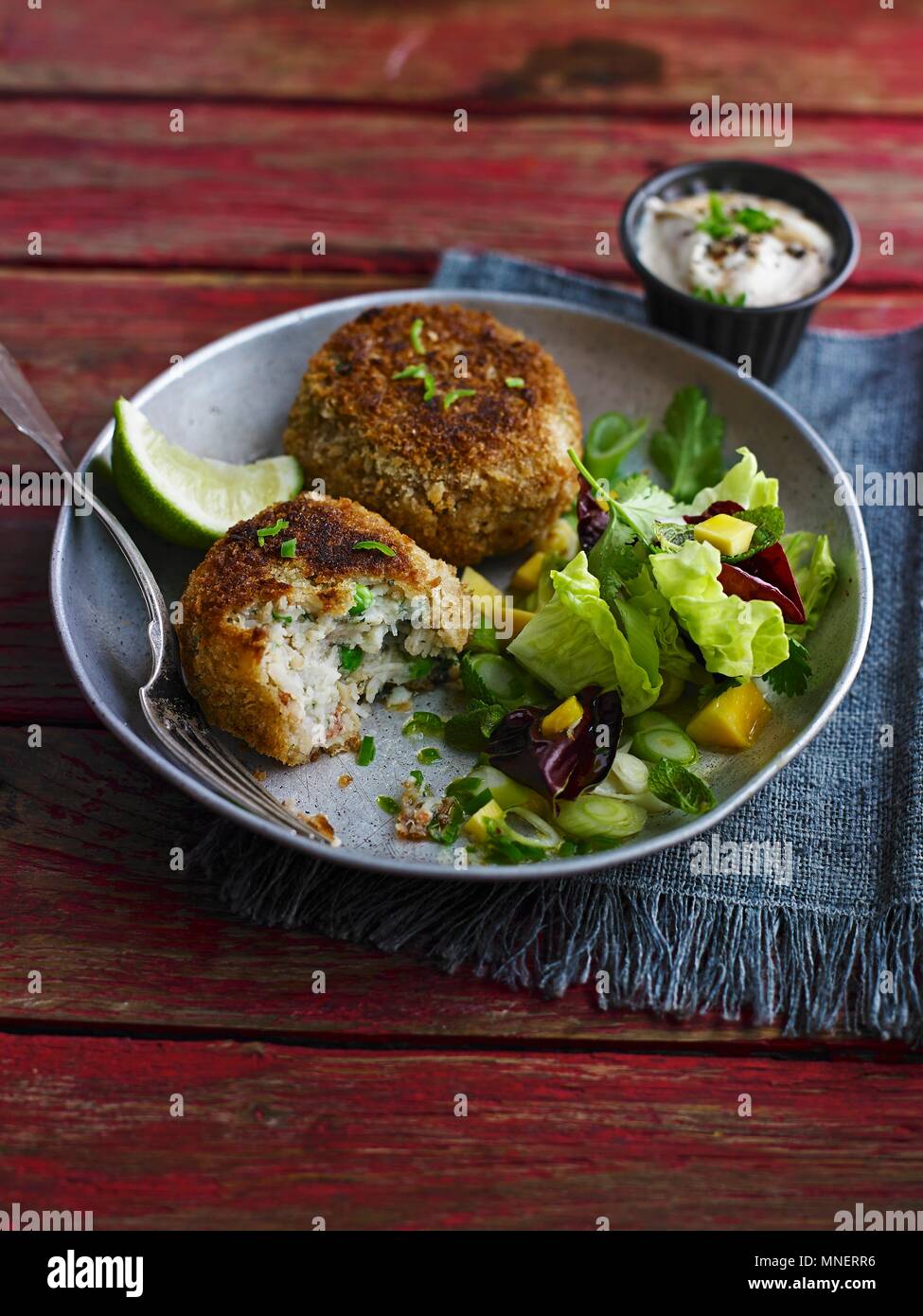 Crab cakes hi-res stock photography and images - Alamy