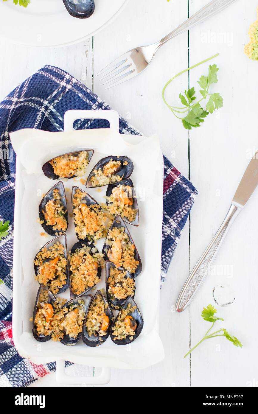 Mussels gratin gratin seafood hi-res stock photography and images - Alamy