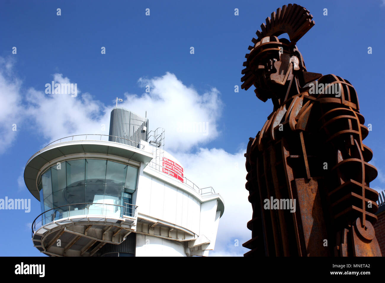 A statue of the Roman centurion Sentius Tectonicus at Segedunum fort in ...