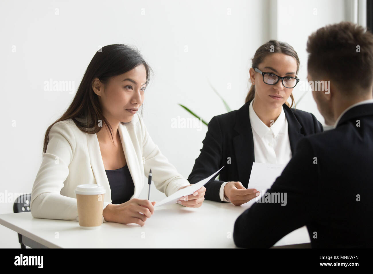 Business personnel hi-res stock photography and images - Alamy