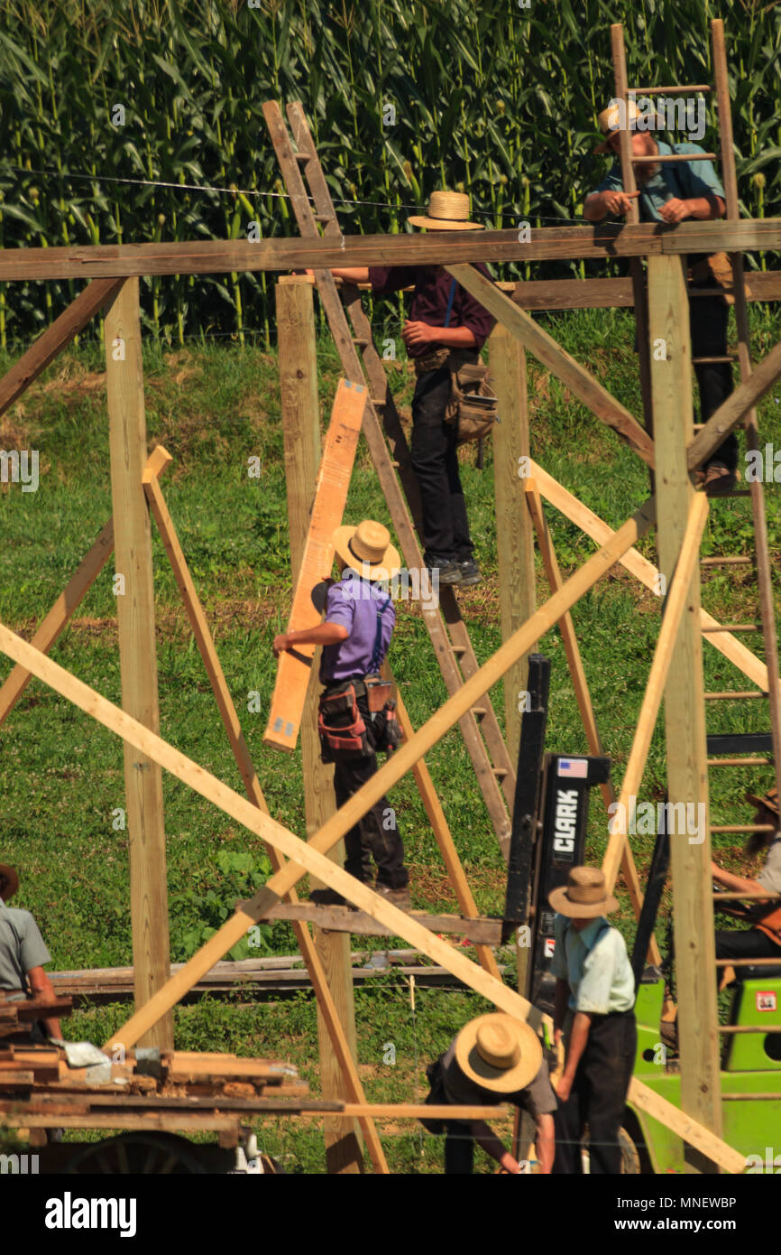 Amish barn hi-res stock photography and images - Alamy