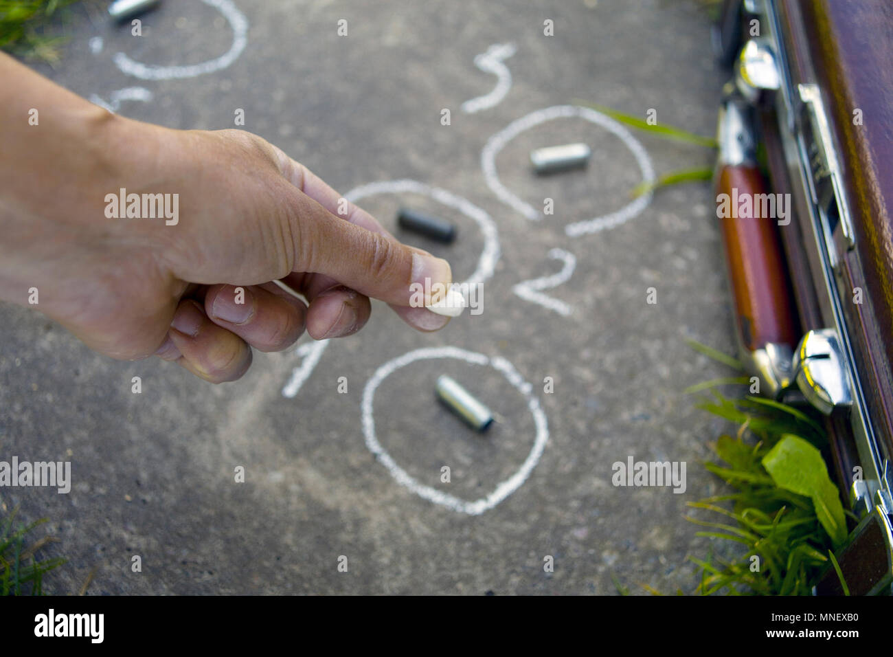 Crime scene chalk hi-res stock photography and images - Alamy