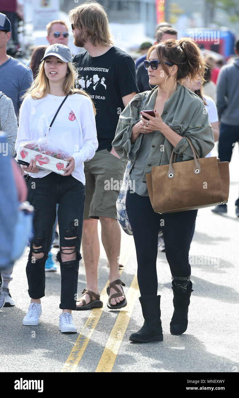 Carrie Ann Inaba goes to the Farmers Markey with family and friends ...