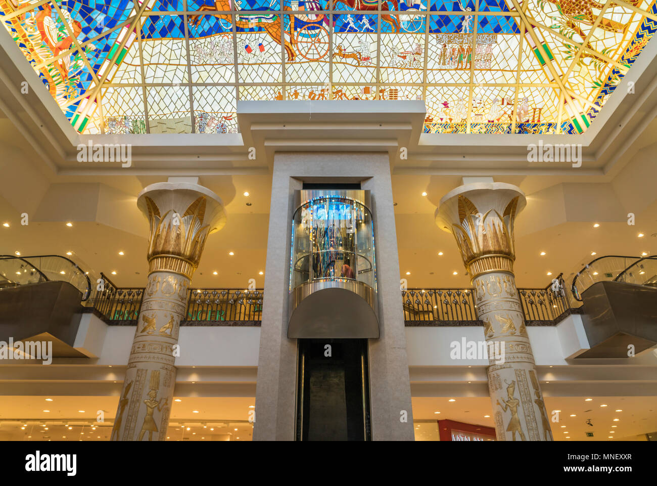 Dubai wafi shopping mall interior hi-res stock photography and images ...