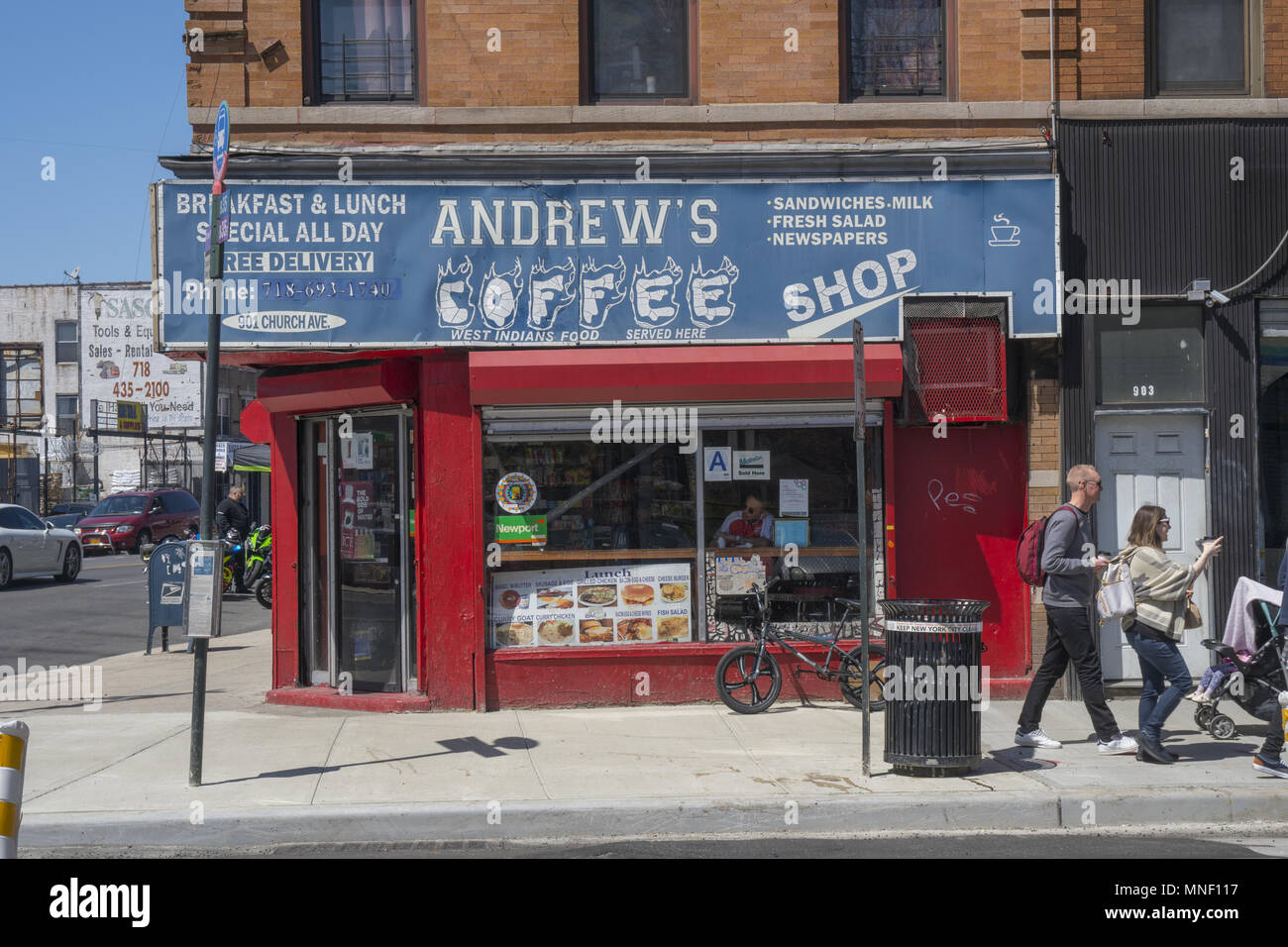 New york bodega counter hi-res stock photography and images - Alamy