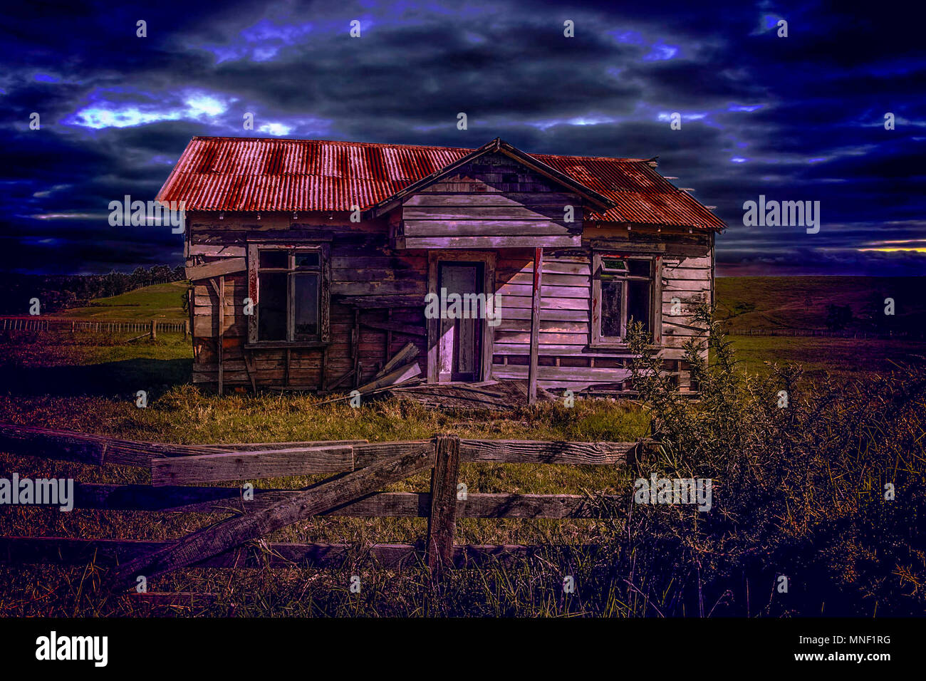 Falling down house hi-res stock photography and images - Alamy