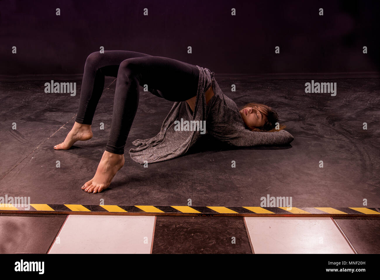 Female dancer balancing on one hi-res stock photography and images - Alamy