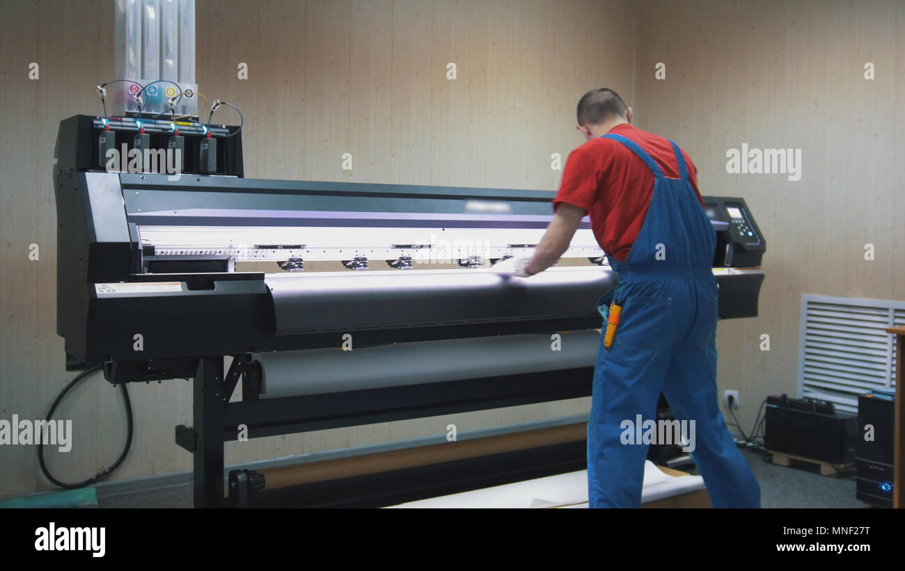Newspaper Worker Printing Press High Resolution Stock Photography and ...