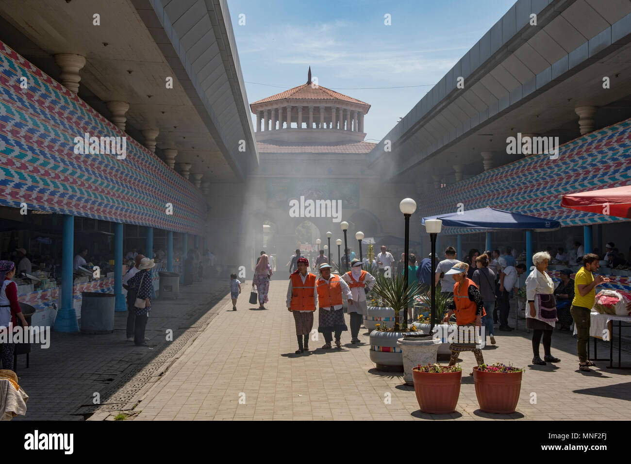 Food Hall at Chorsu Bazaar, Tashkent, Uzbekistan Stock Photo - Alamy