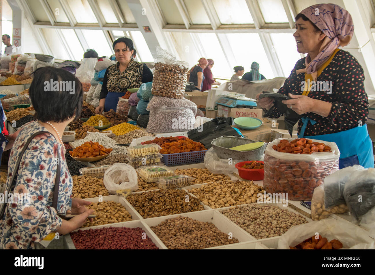 Bazaar market uzbekistan tashkent hi-res stock photography and images - Alamy