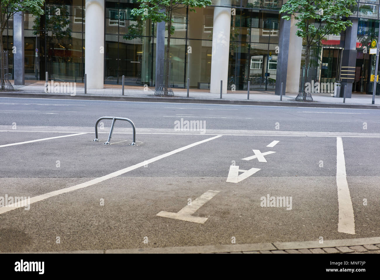Empty parking bay hi-res stock photography and images - Alamy