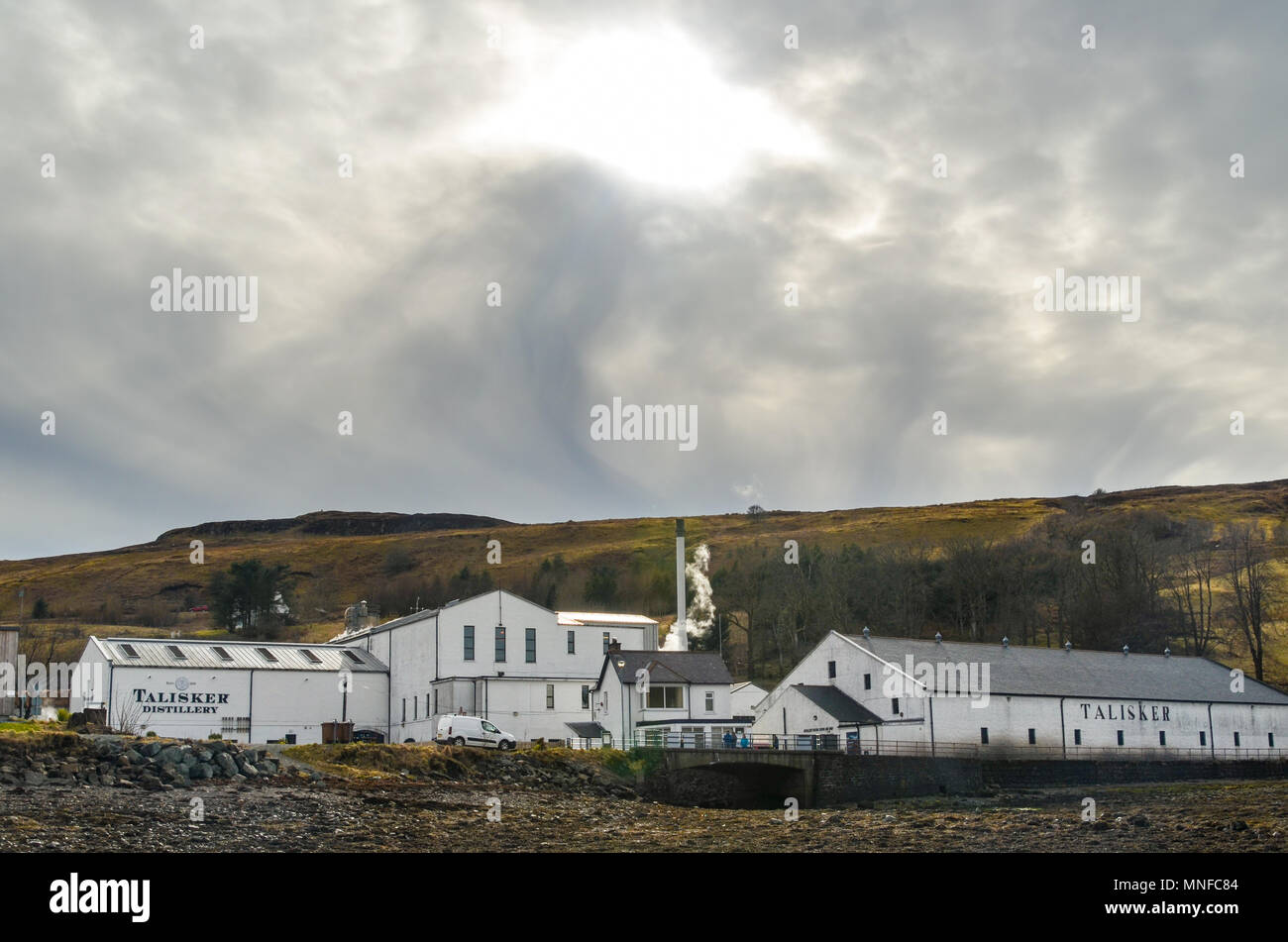 Talisker distillery hi-res stock photography and images - Alamy
