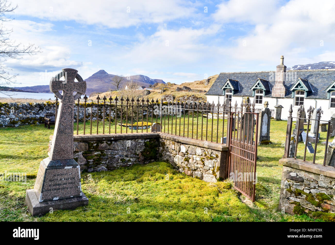 Cemetery in Loch Assynt, home of the McLeods Stock Photo - Alamy