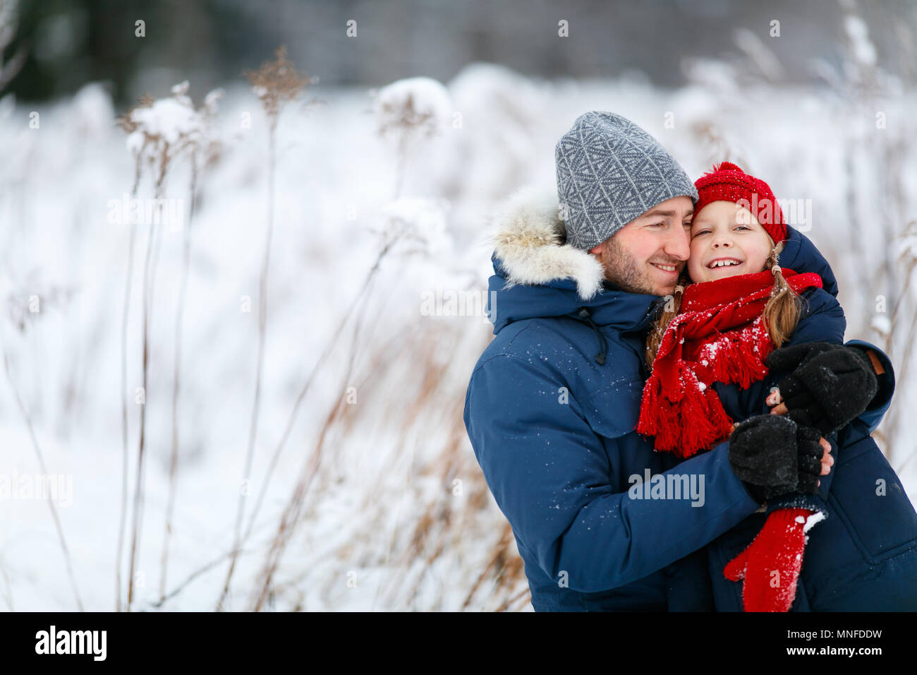 Father daughter snow hi-res stock photography and images - Alamy
