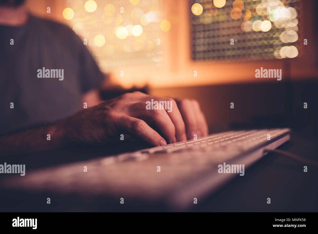 Tapping fingers annoyed hi-res stock photography and images - Alamy