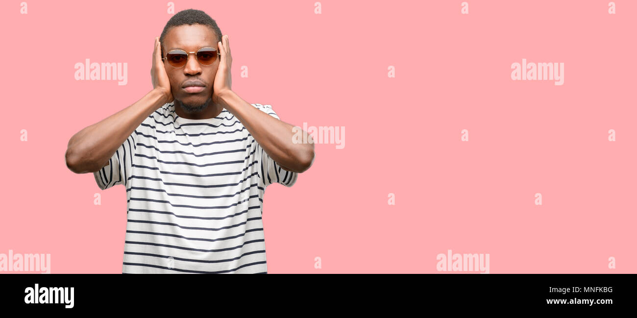 Man wearing hearing protection hi-res stock photography and images - Alamy