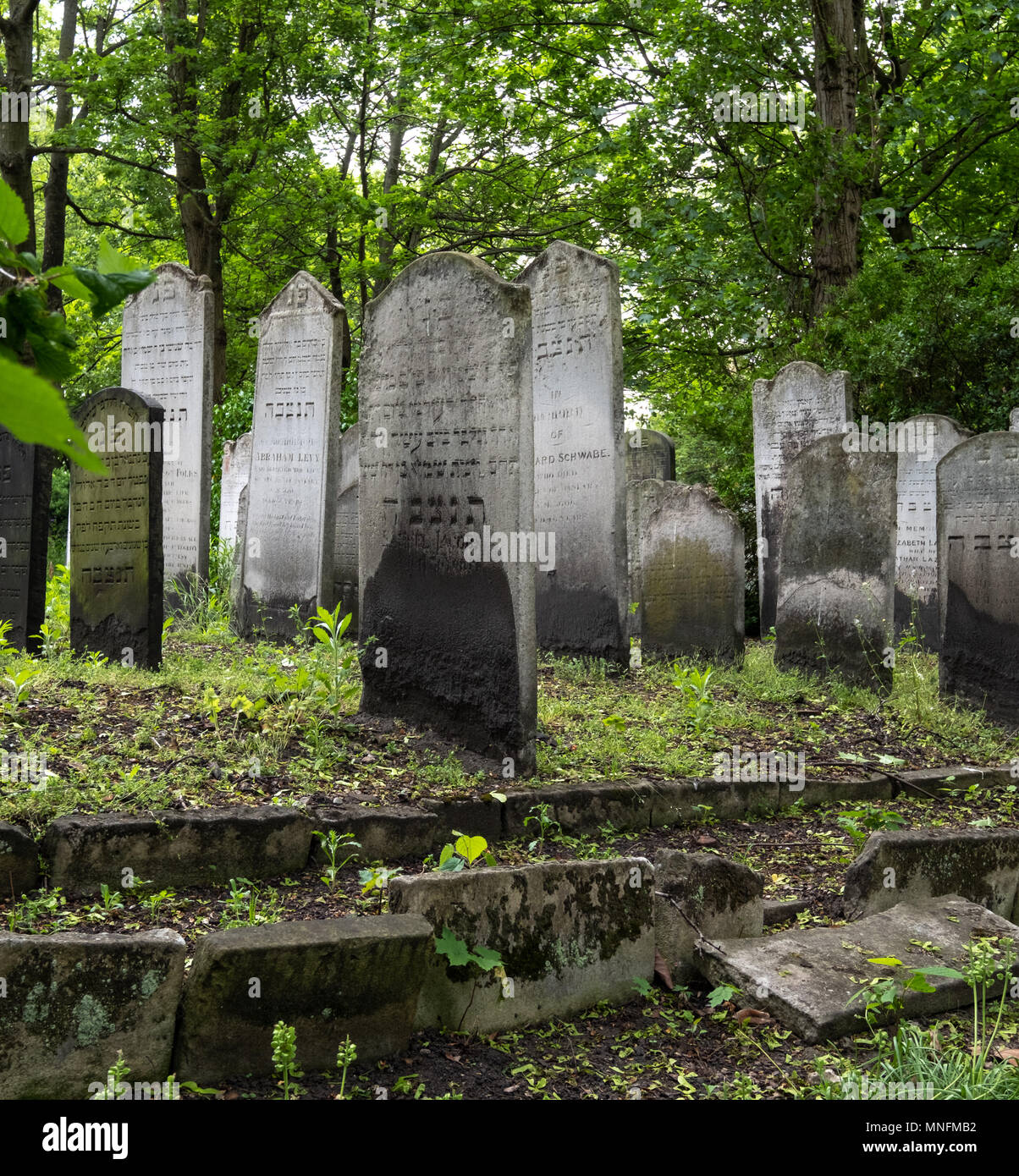 Jewish cemetery uk hi-res stock photography and images - Alamy