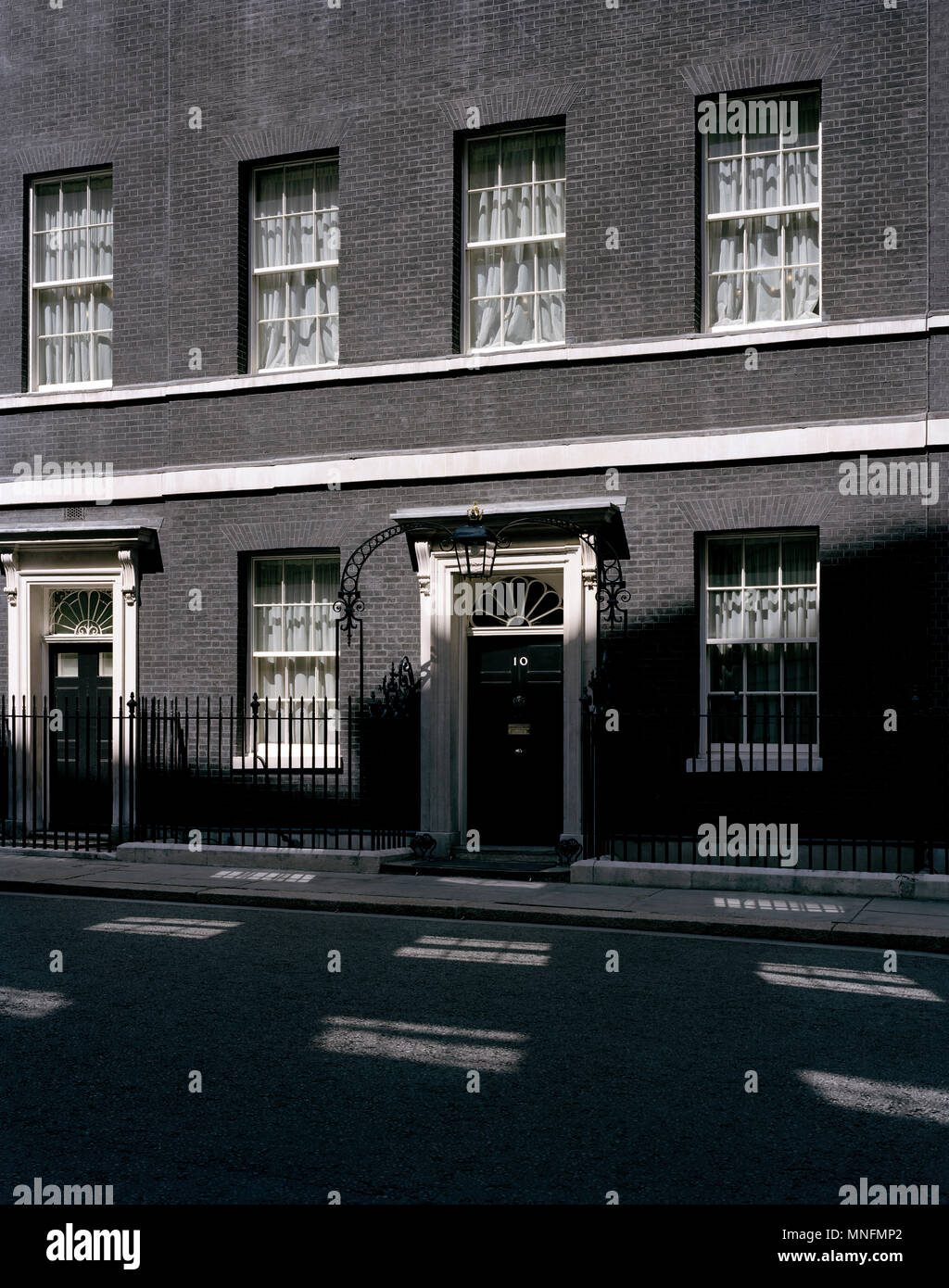 10 downing street london hi-res stock photography and images - Alamy