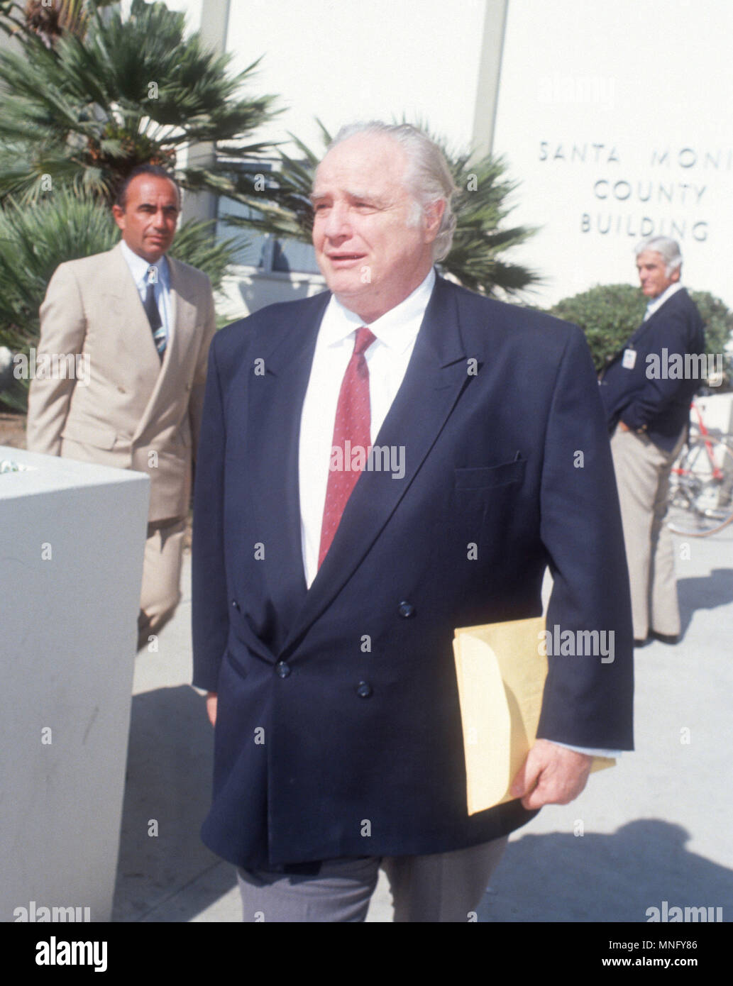 SANTA MONICA, CA - SEPTEMBER 26: Attorney Robert Shapiro and Actor ...