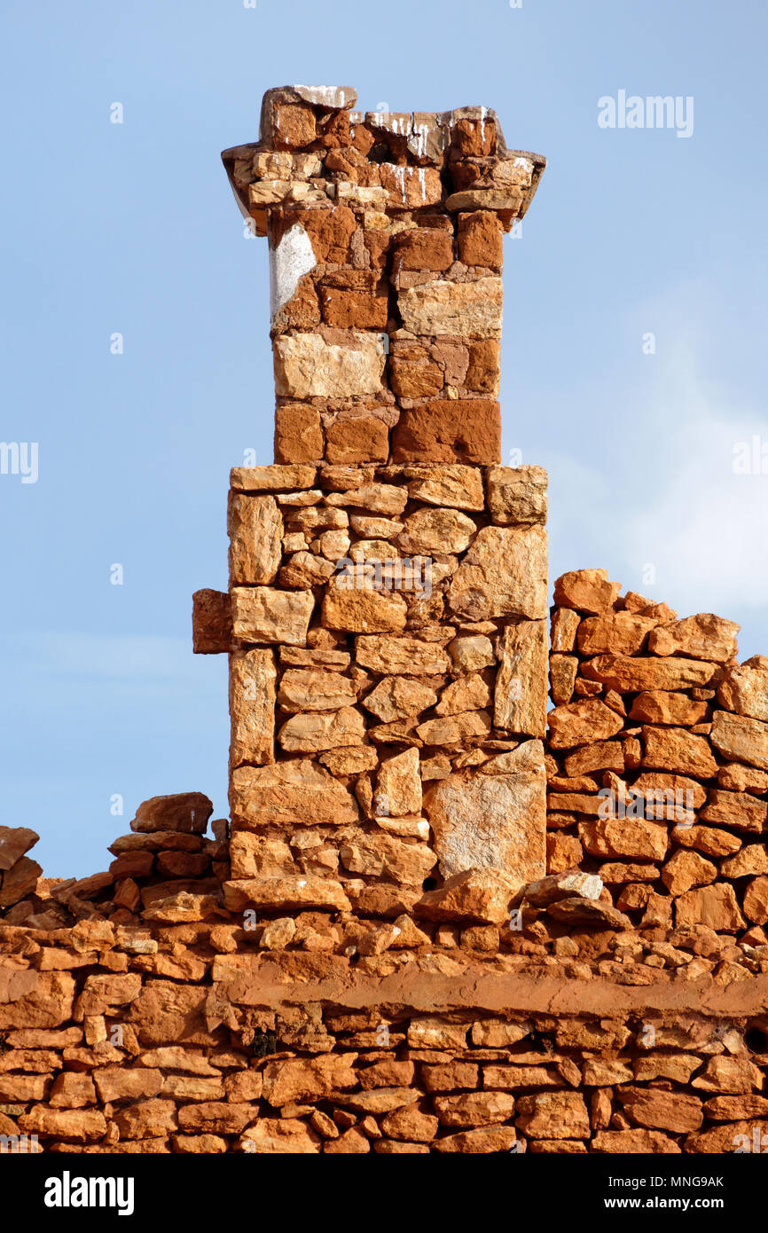 Stone ruin chimney, Goldfields, Western Australia Stock Photo - Alamy