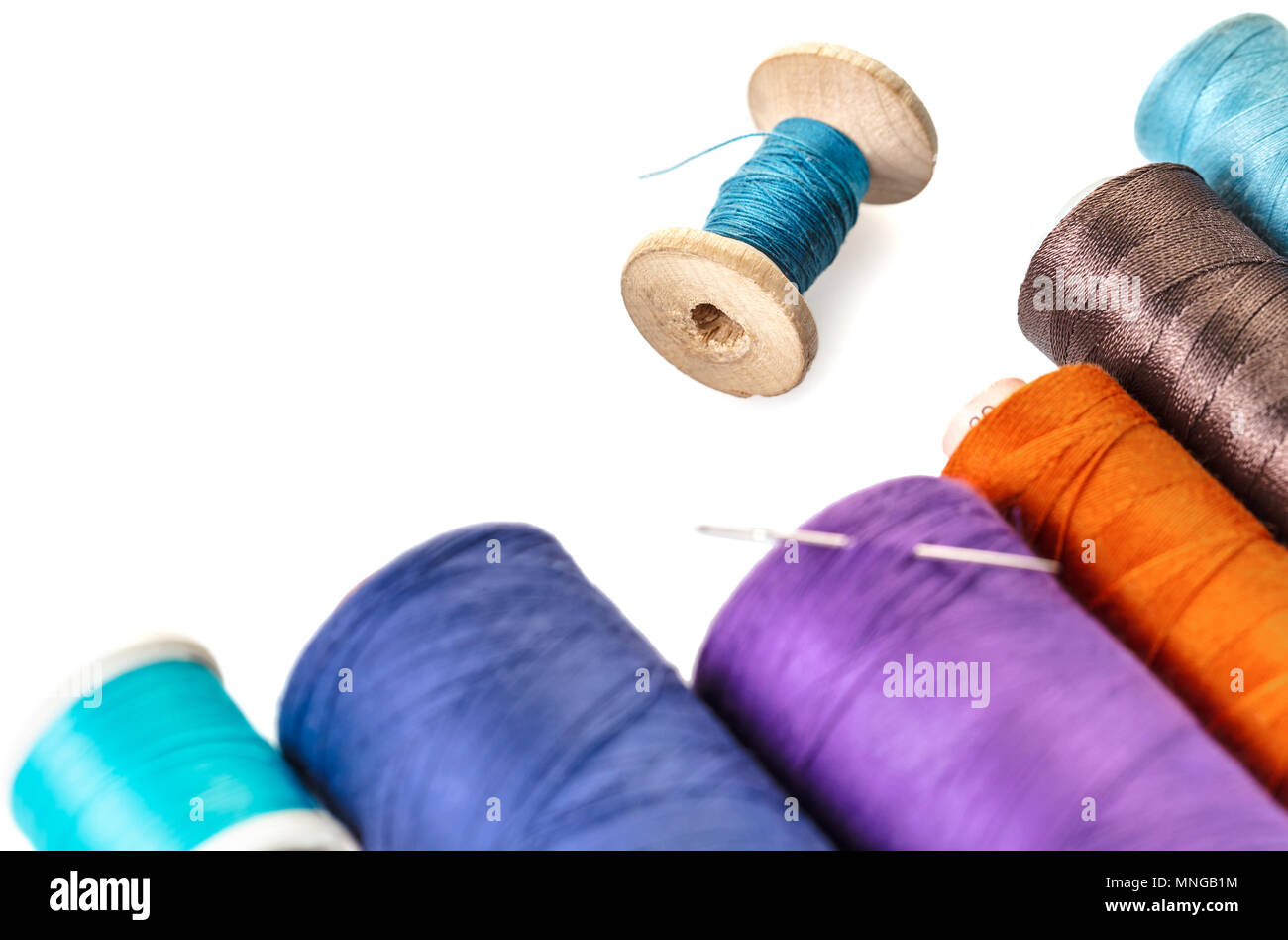 Vintage wooden spools cotton threads hi-res stock photography and ...