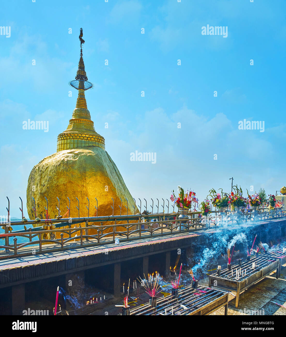 Golden altar of incense hi-res stock photography and images - Alamy