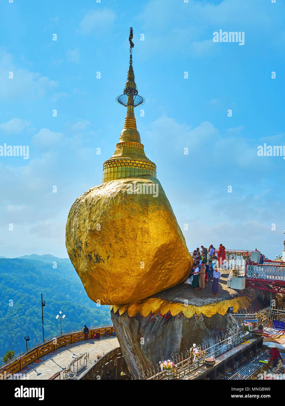 Kyaiktiyo pagoda hi-res stock photography and images - Alamy