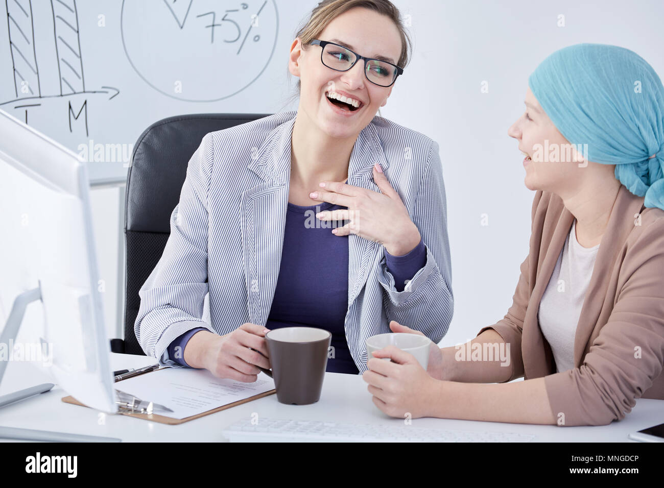 Woman cancer treatment talk hi-res stock photography and images - Alamy