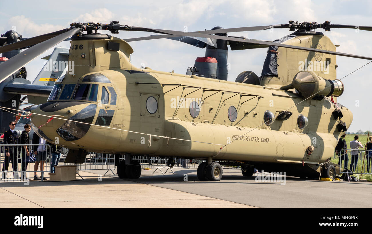 Chinook us army germany hi-res stock photography and images - Alamy
