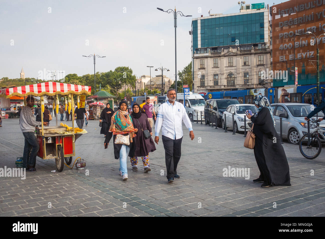 Istanbul Turkey street people Stock Photo - Alamy