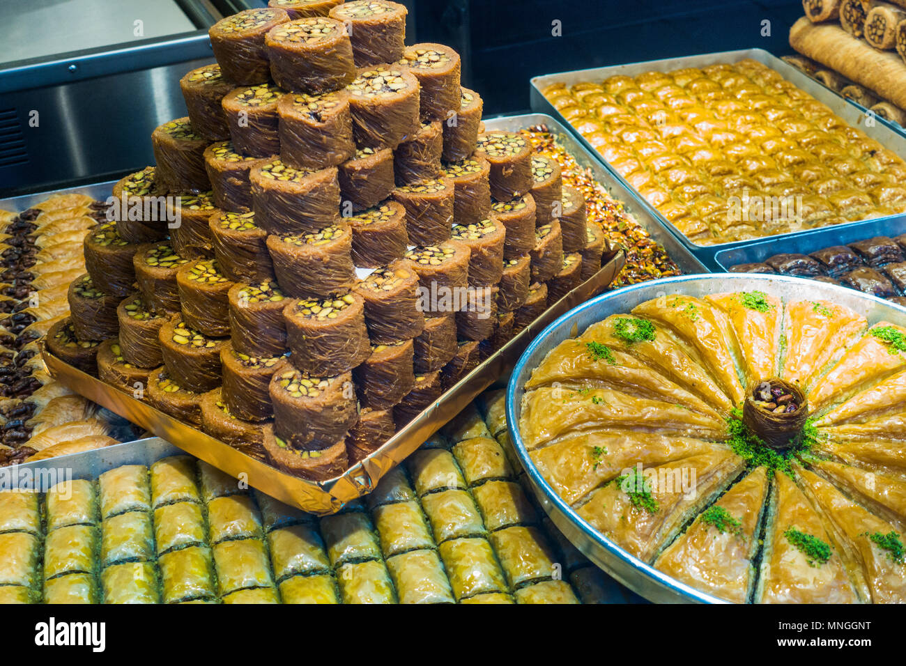Turkey Turkish sweets pastries Stock Photo - Alamy