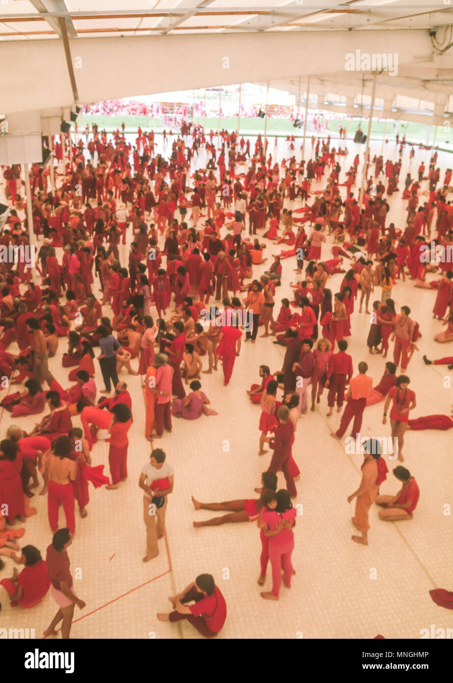 Bhagwan shree rajneesh followers hi-res stock photography and images ...