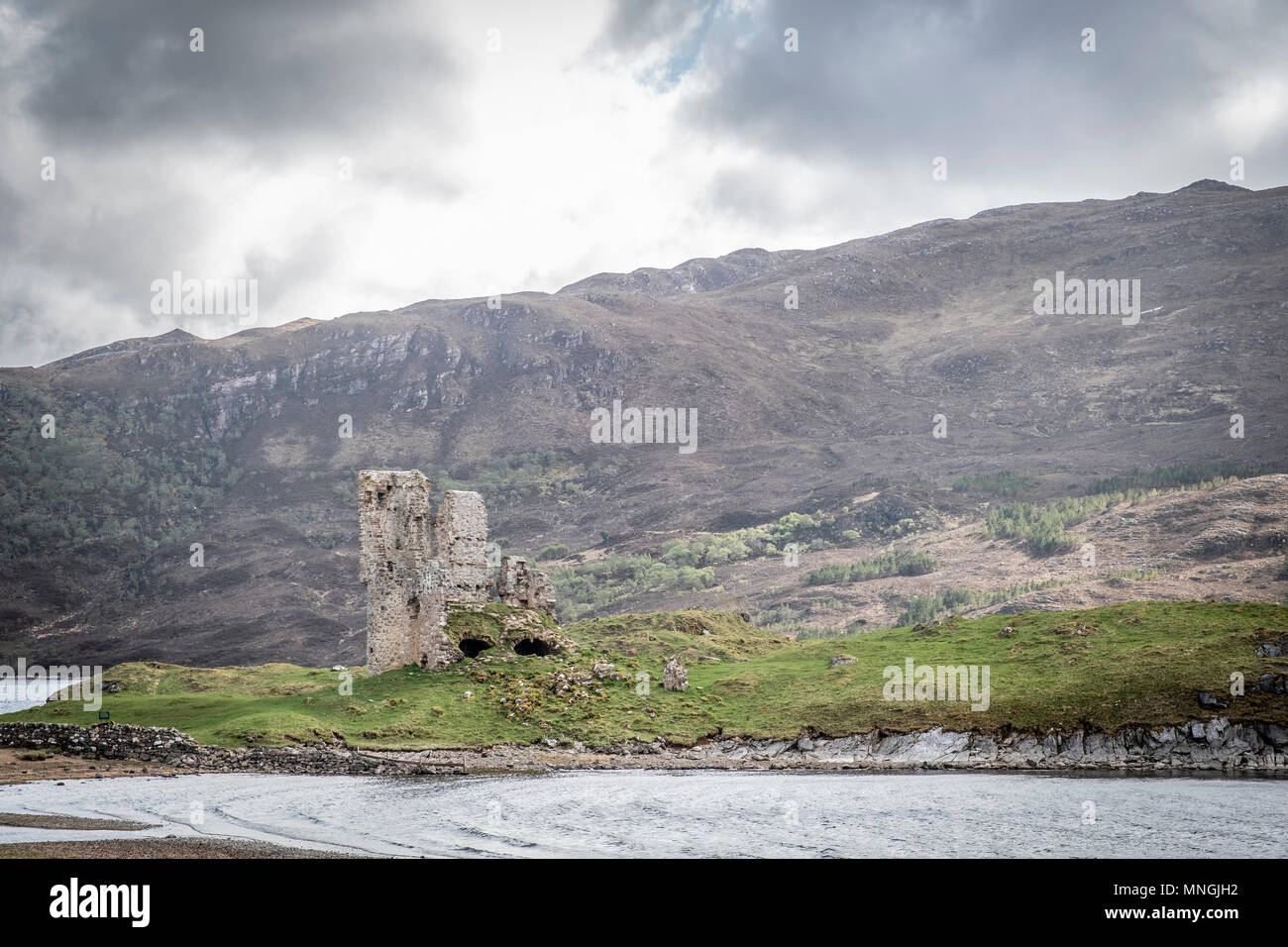 The ruins of Ardvreck Castle, Loch Assynt, an ancient lochside castle ...