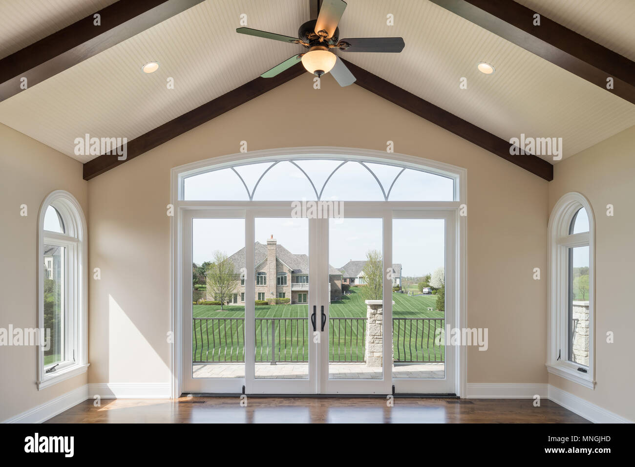 Newly built suburban mansion hi-res stock photography and images - Alamy