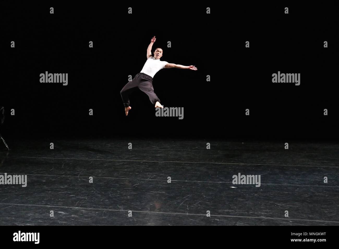 Korean contemporary dance hi-res stock photography and images - Alamy