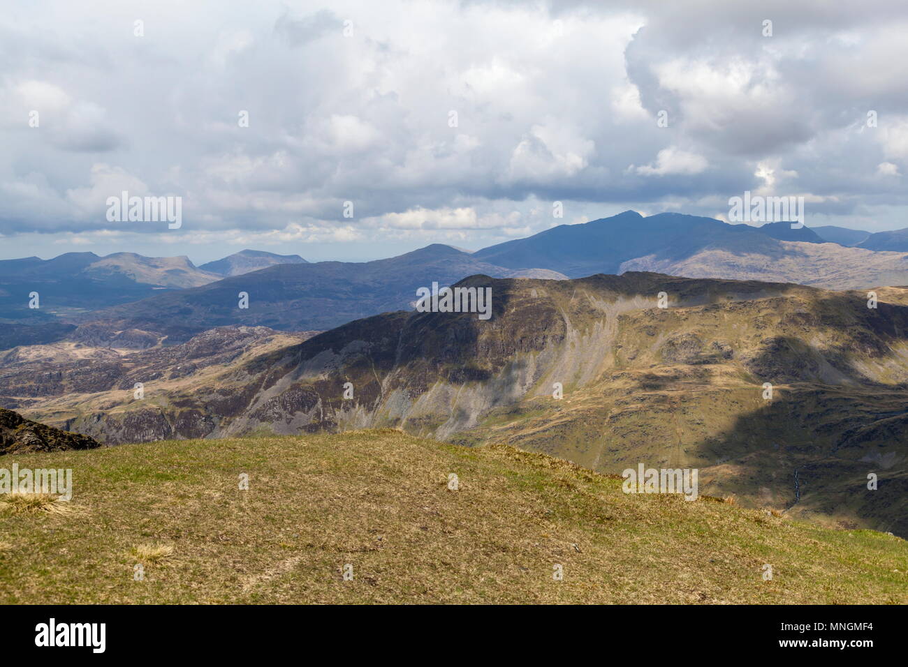 Foreground hilly terrain hi-res stock photography and images - Alamy