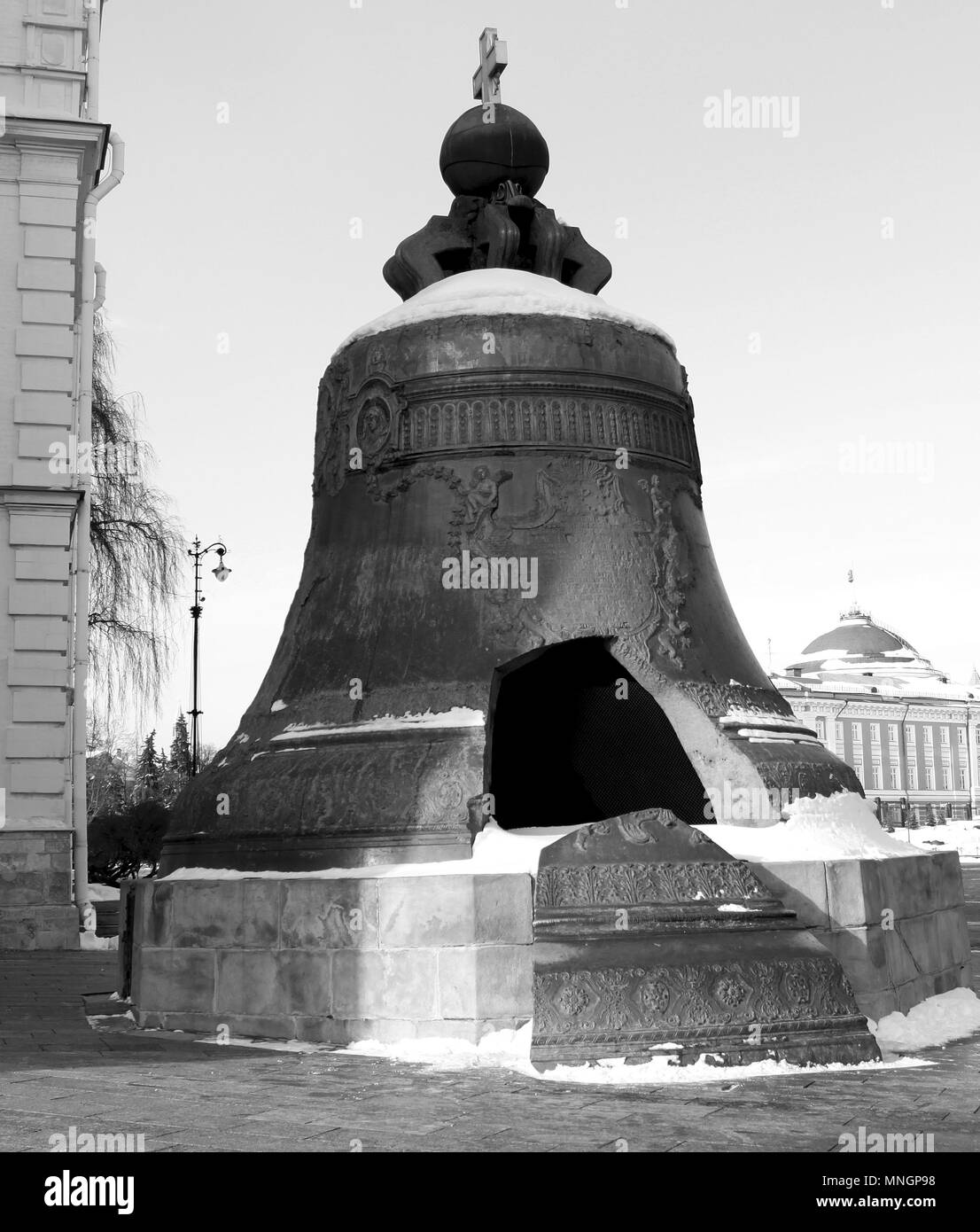 Photo macro King bell in the Moscow Kremlin on the square Stock Photo ...