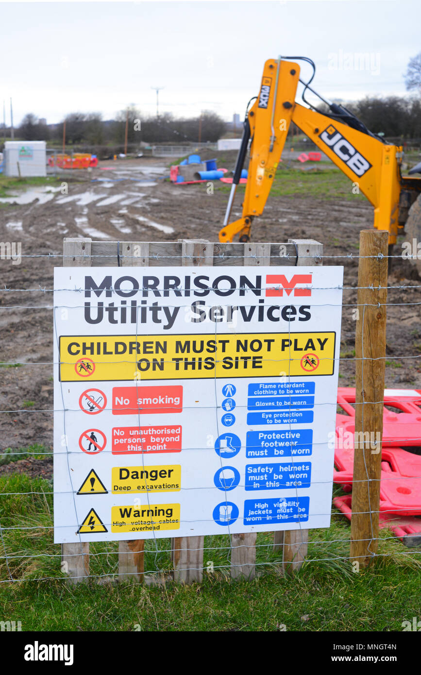 Employee warning sign hi-res stock photography and images - Alamy