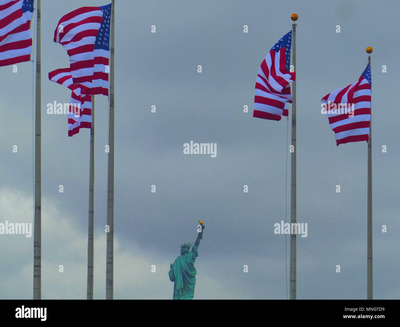 US flags, Statue of Liberty, wind, windy, icon, symbol of freedom ...