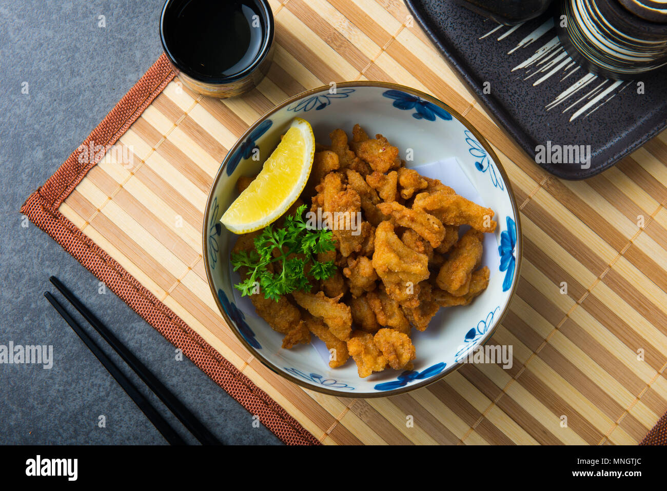tori karaage japanese deep fried chicken Stock Photo - Alamy