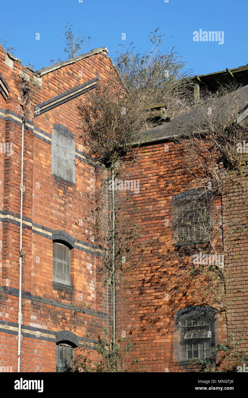 Derelict buildings at Bakers Quay in Gloucester,England Stock Photo - Alamy