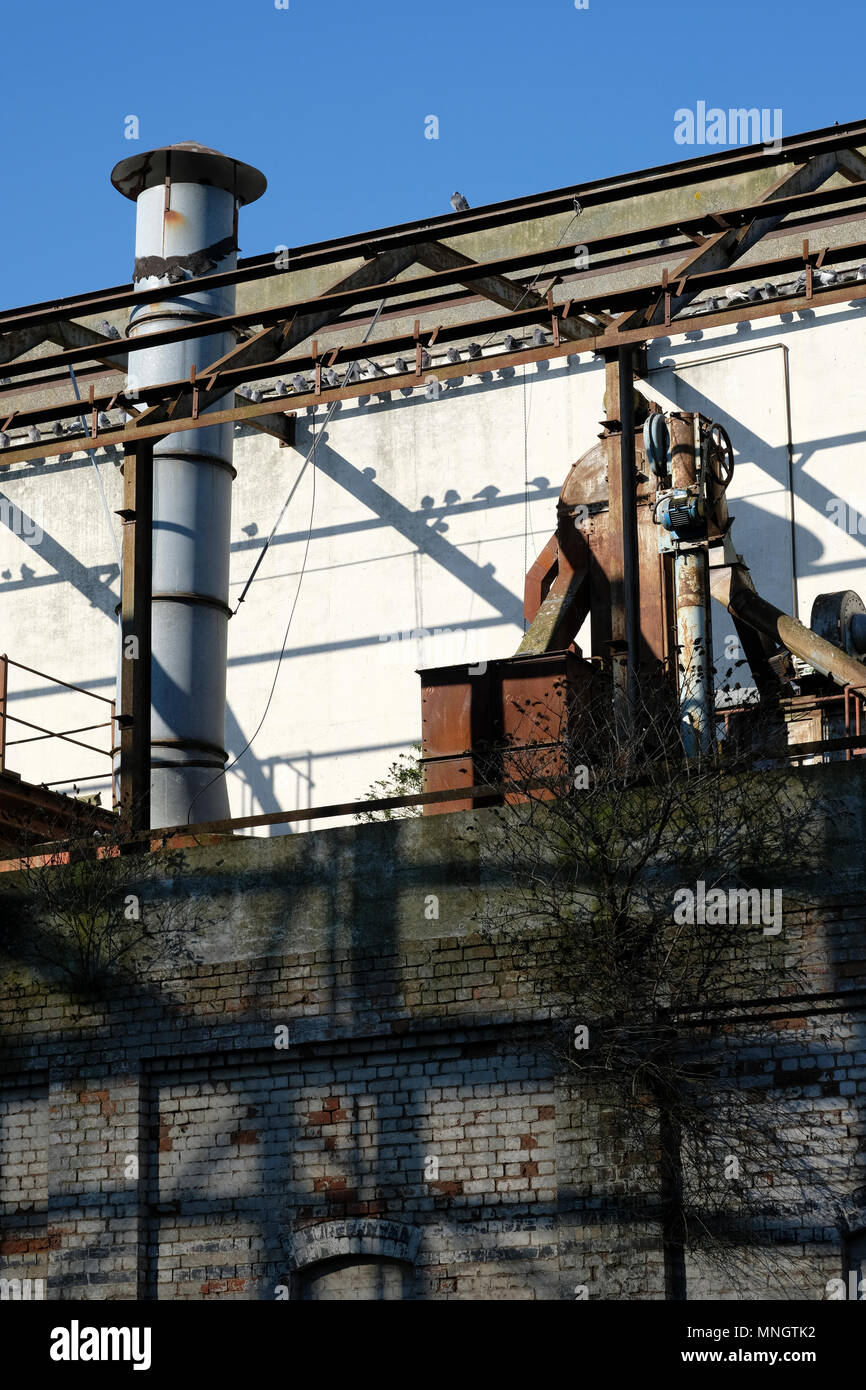 Derelict buildings at Bakers Quay in Gloucester,England Stock Photo - Alamy
