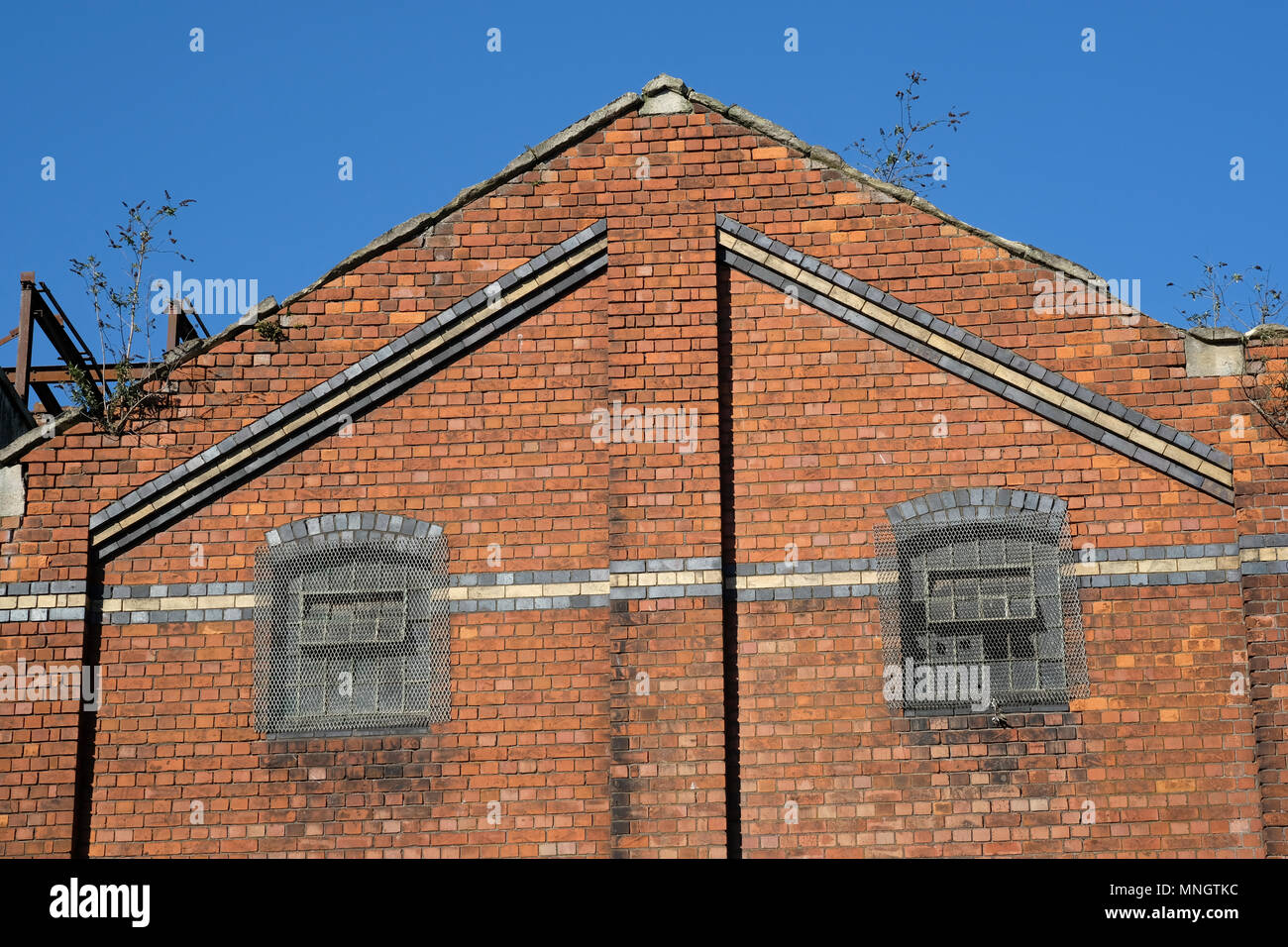 Derelict buildings at Bakers Quay in Gloucester,England Stock Photo - Alamy