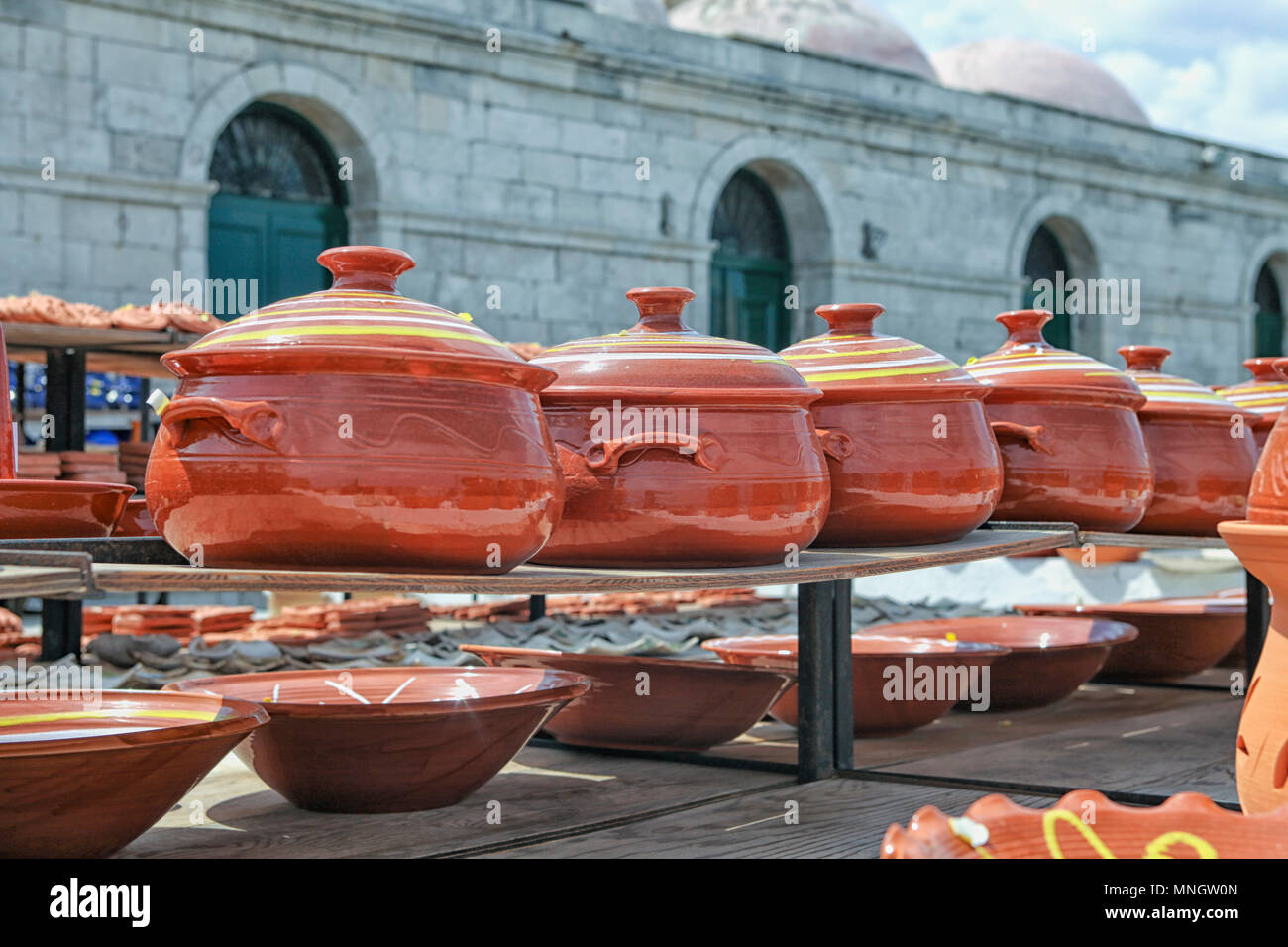 Clay cooking pots hi-res stock photography and images - Alamy